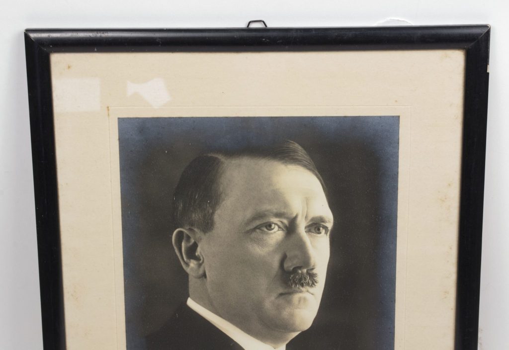 Large original framed Adolf Hitler portrait (45 x 37 cm) (1938)