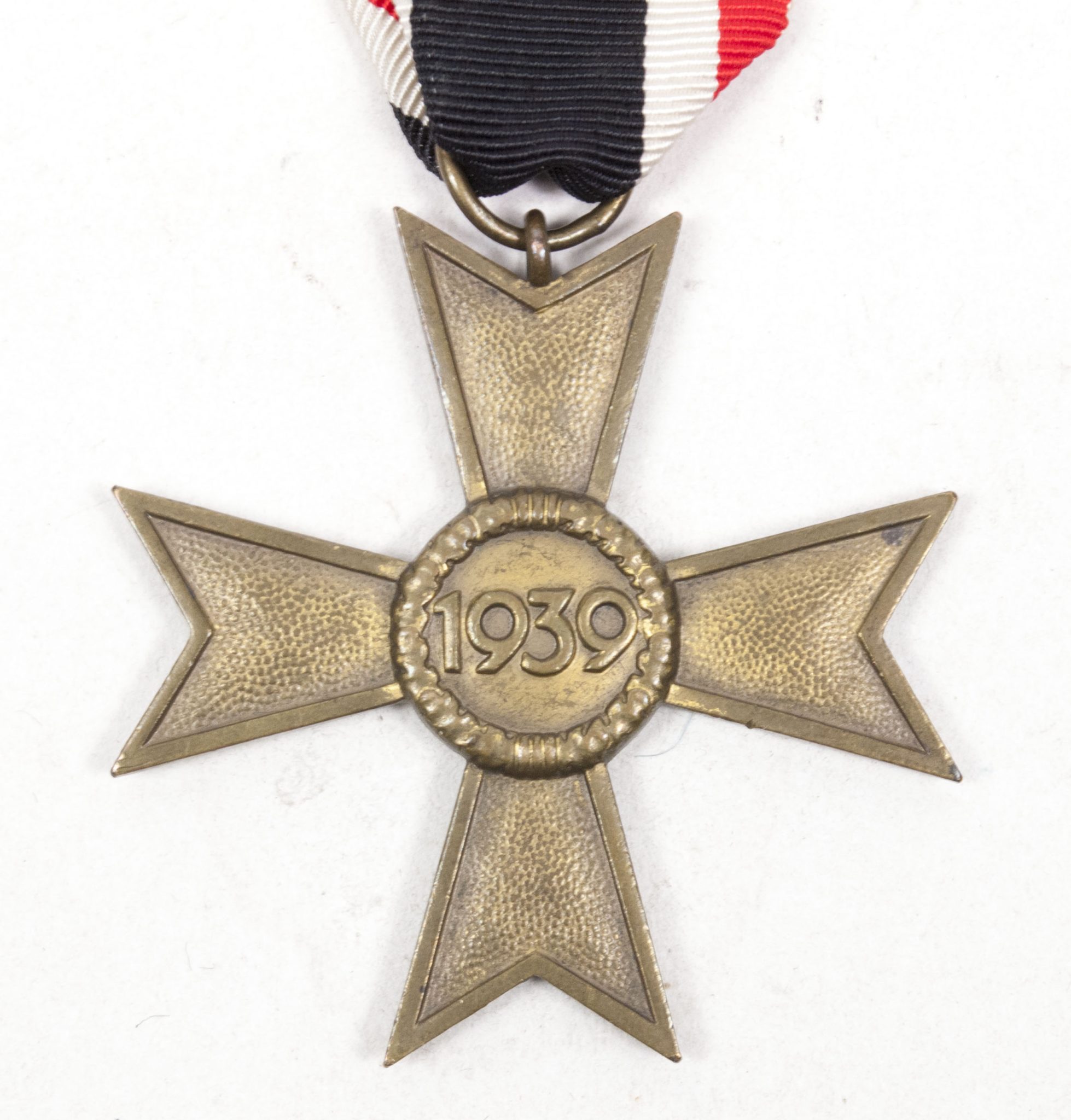 Kriegsverdienstkreuz (KVK) ohne Schwerter / War Merit Cross without swords (MM “60” Katz & Deyle)