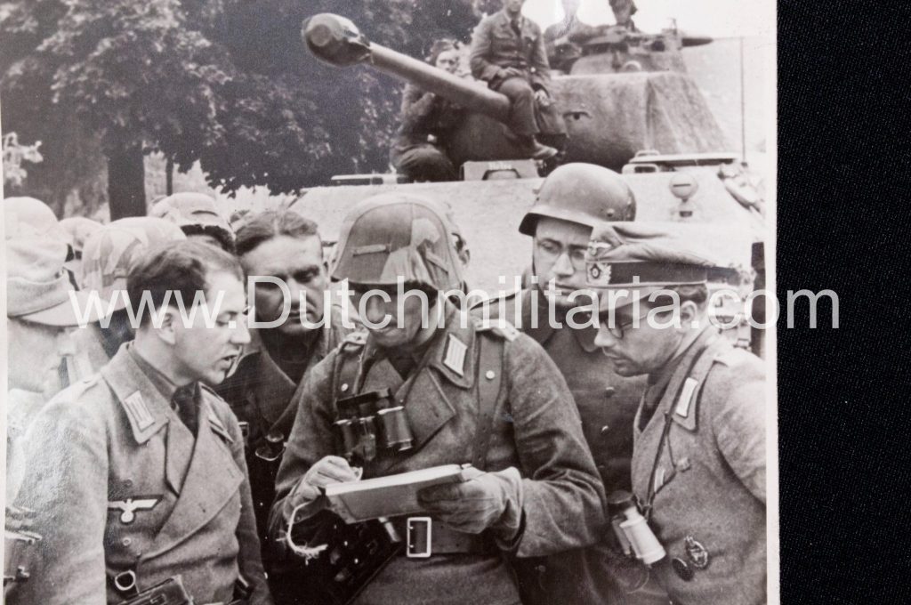 (Pressphoto) German Panther Tank crew – Very rare