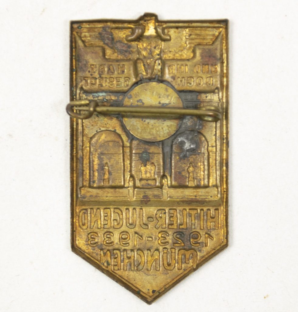 Hitlerjugend (HJ) 1923-1933 München (Hollow) badge