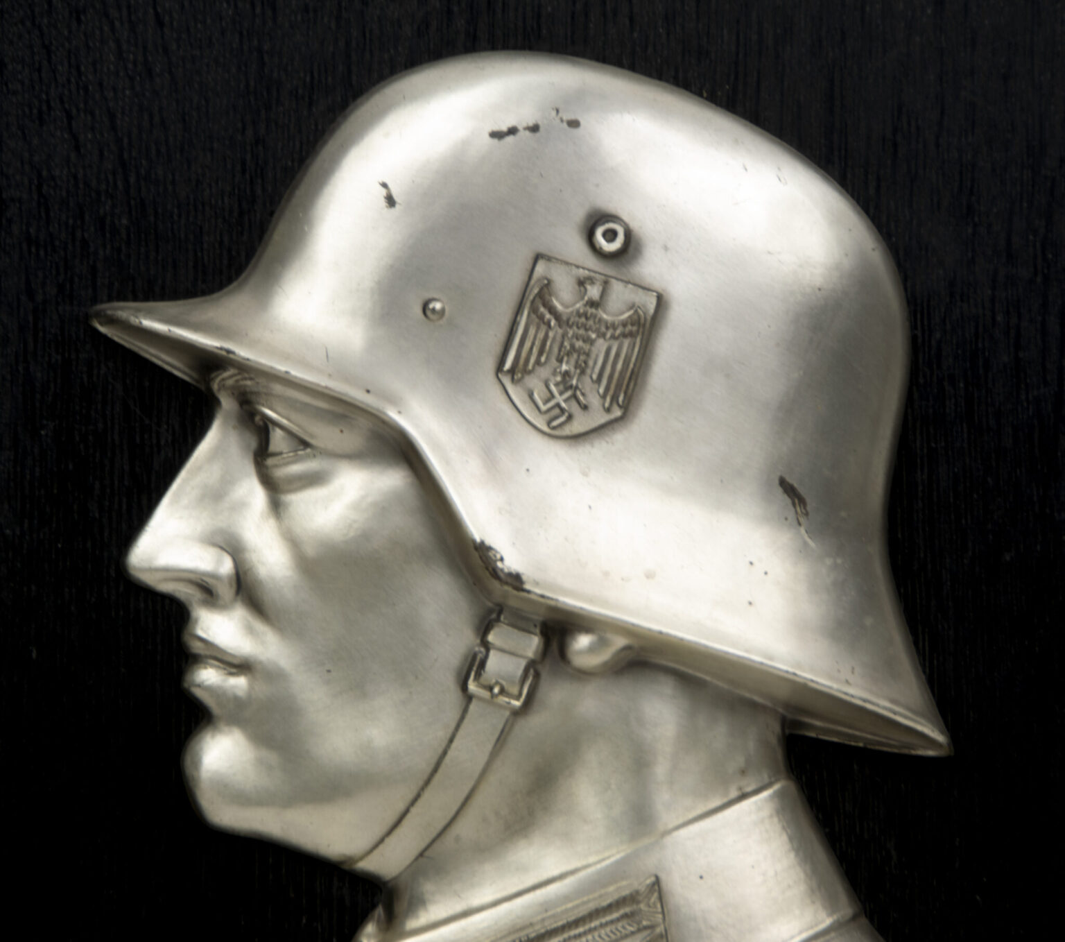 German WWII Soldier profile wall plaque (34 x 25 cm)