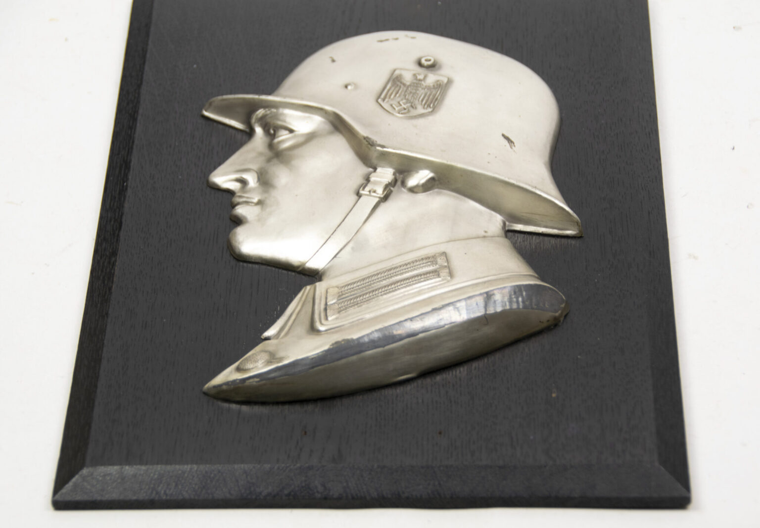 German WWII Soldier profile wall plaque (34 x 25 cm)